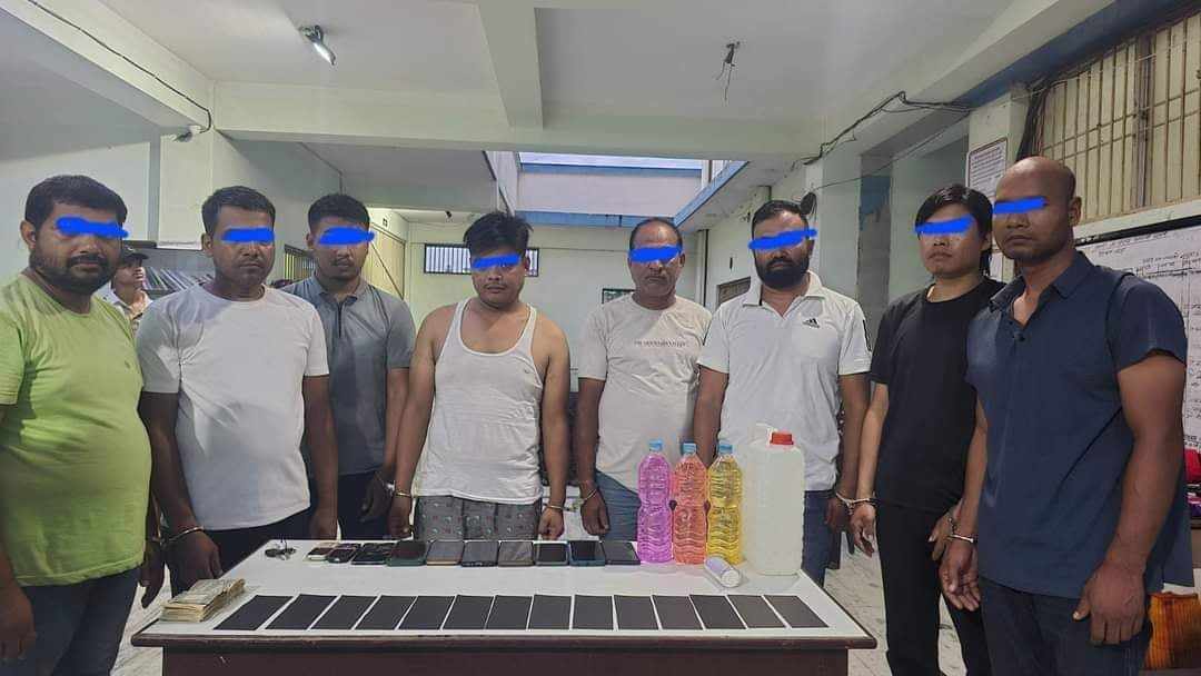 सर्लाहीमा नक्कली नोट बनाउने सामग्रीसहित आठ पक्राउ | Nagarik News